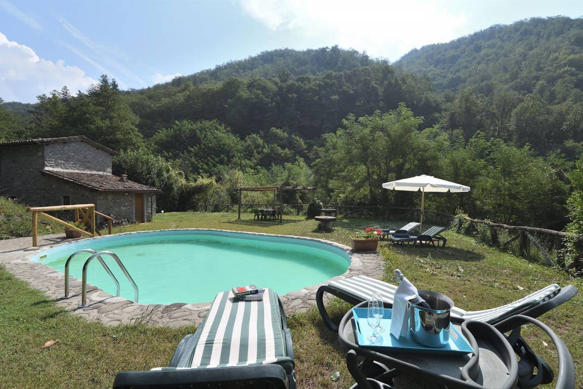 60 M² Ferienhaus ∙ 2 Schlafzimmer ∙ 4 Gäste - Bagni di Lucca