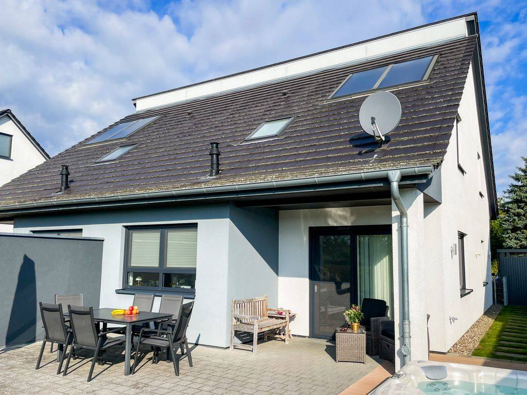 120 M² Ferienhaus ∙ 2 Schlafzimmer ∙ 4 Gäste - Mecklenburgische Seenplatte