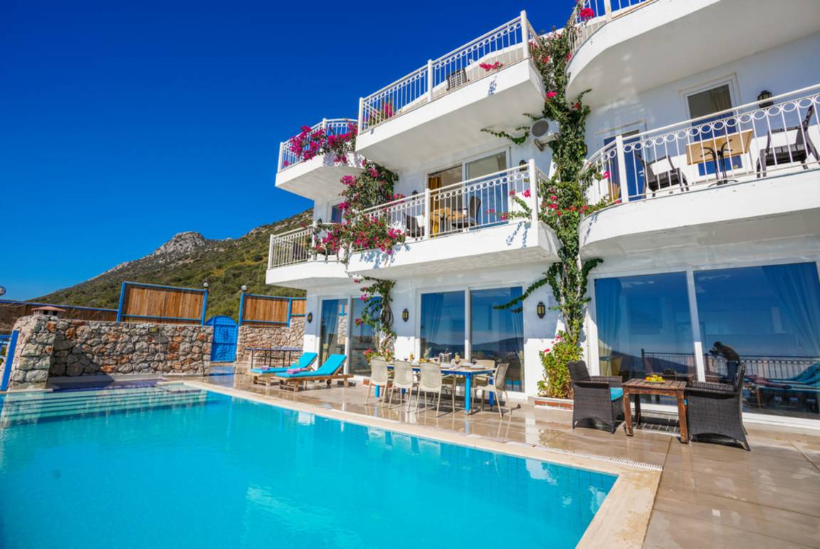 390 M² Villa ∙ 4 Bedrooms ∙ 8 Guests - Kalkan