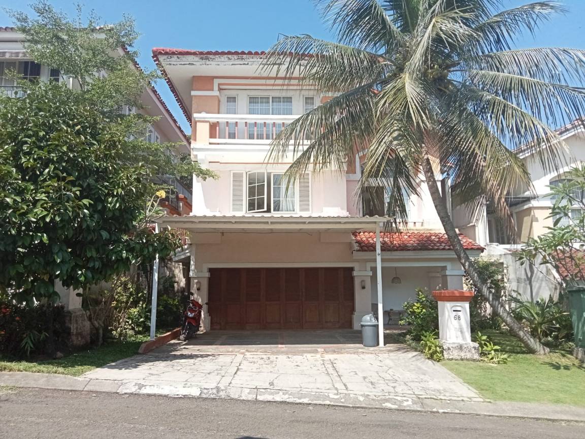 243 M² Villa ∙ 3 Chambres ∙ 6 Personnes - Bogor