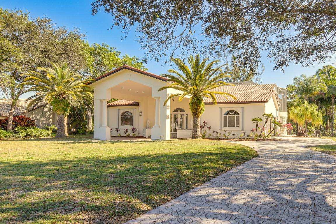 756 M² House ∙ 4 Bedrooms ∙ 8 Guests - Boca Raton, FL