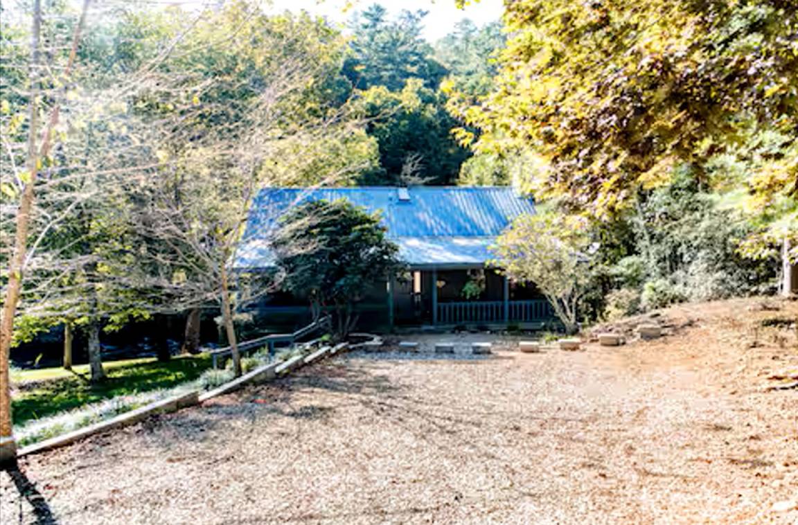 House ∙ 3 Bedrooms ∙ 6 Guests - Suches, GA