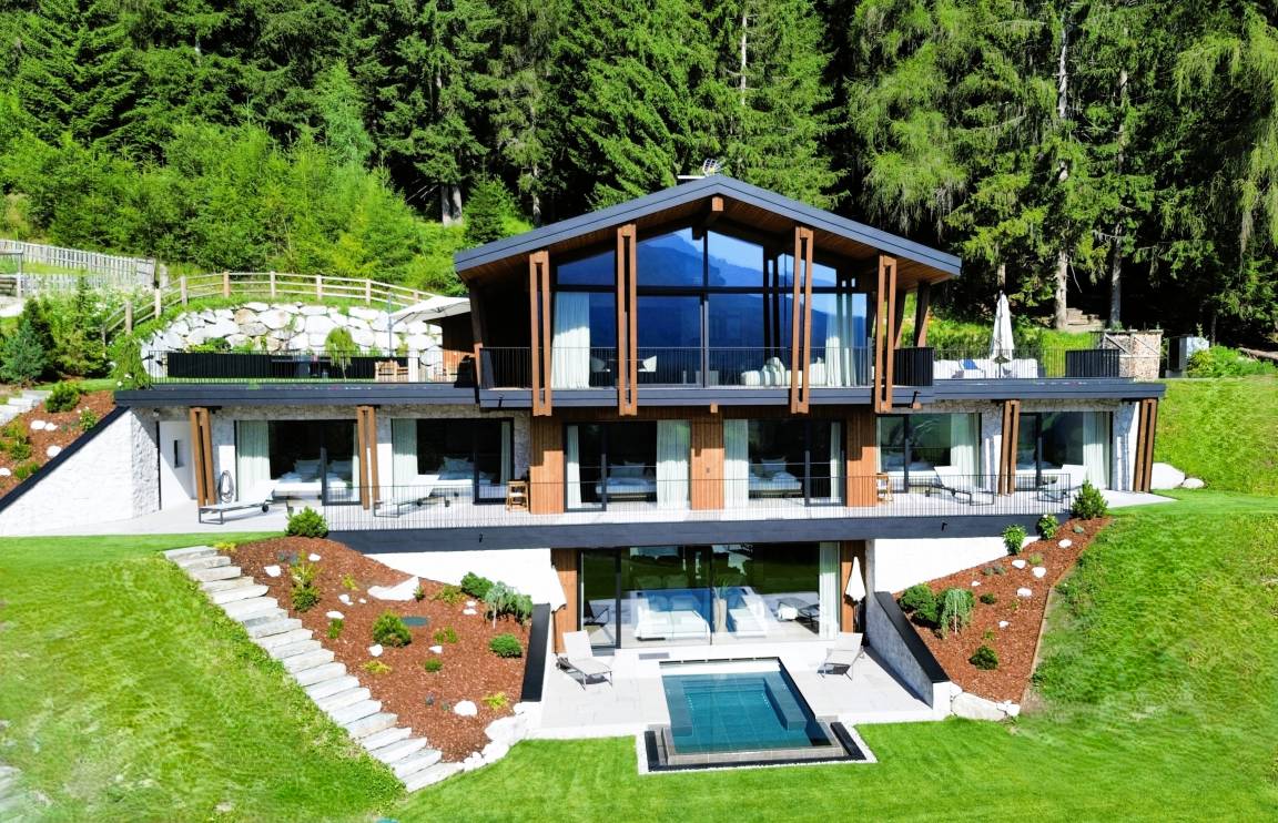 500 M² Villa ∙ 6 Bedrooms ∙ 12 Guests - Kronplatz