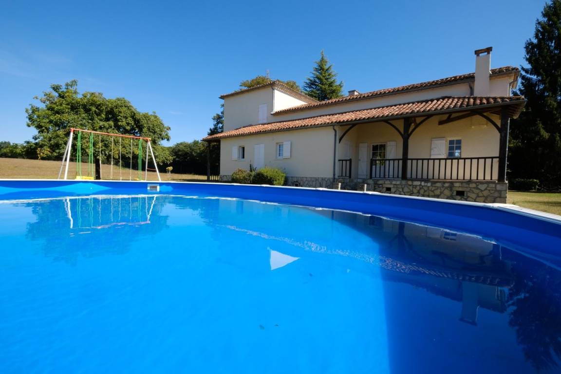 170 M² Maison De Vacances ∙ 5 Chambres ∙ 10 Personnes - Ribérac