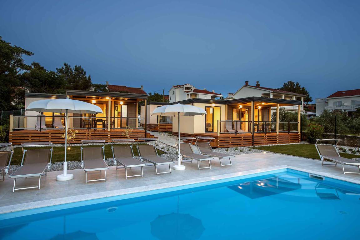 32 M² Caravan ∙ 2 Bedrooms ∙ 6 Guests - Punat