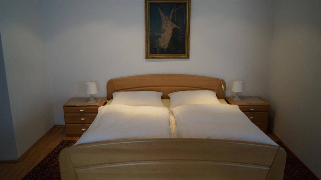 Hotel ∙ 1 Bedroom ∙ 3 Guests - Hall in Tirol