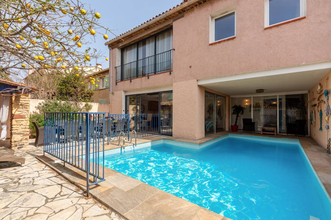 350 M² Maison De Vacances ∙ 4 Chambres ∙ 12 Personnes - La Seyne-sur-Mer