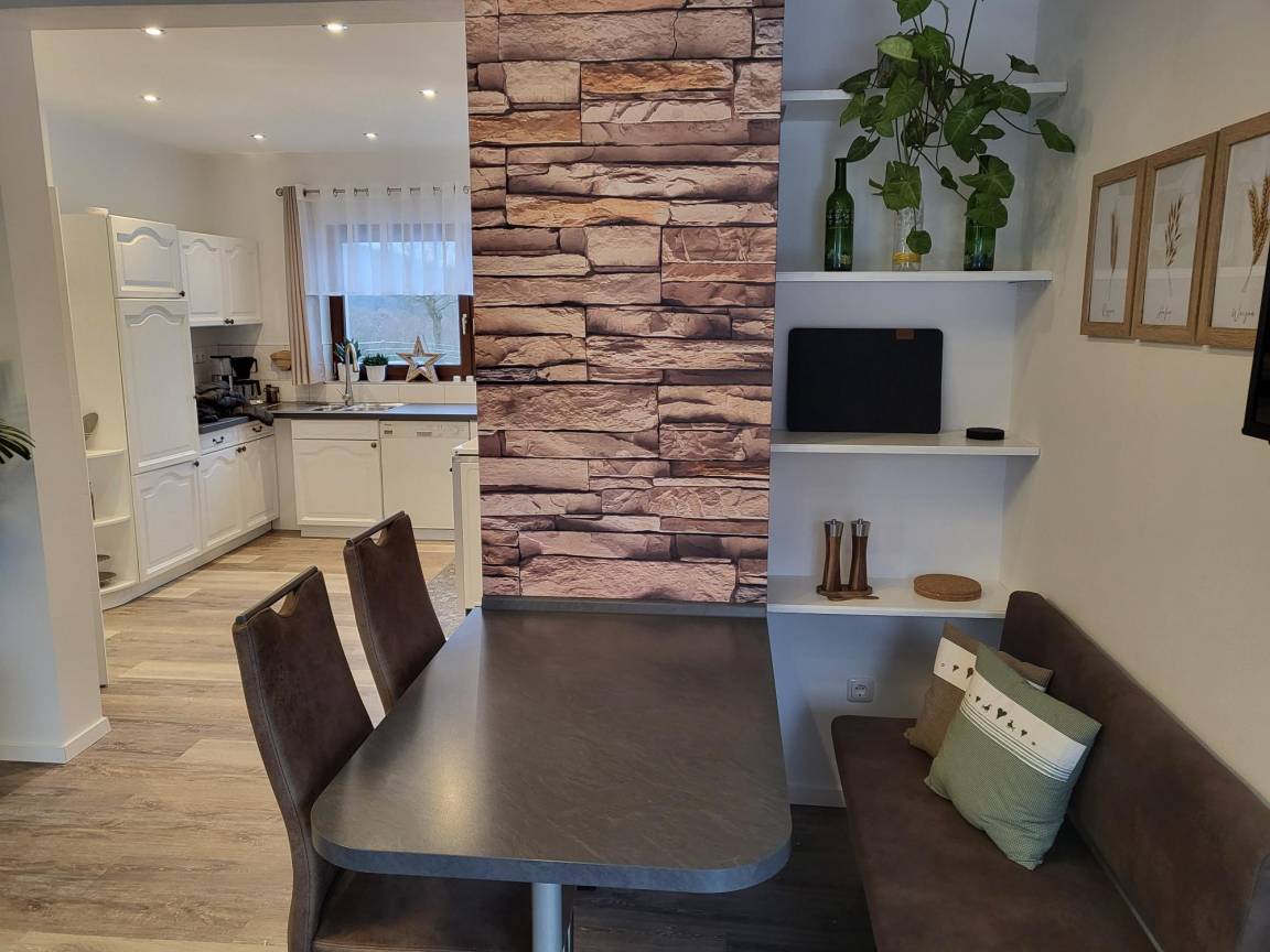 60 M² Ferienwohnung ∙ 2 Schlafzimmer ∙ 5 Gäste - Vöhl