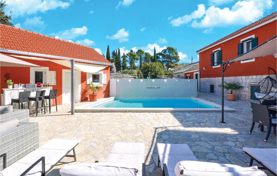 90 M² House ∙ 4 Bedrooms ∙ 8 Guests - Trogir