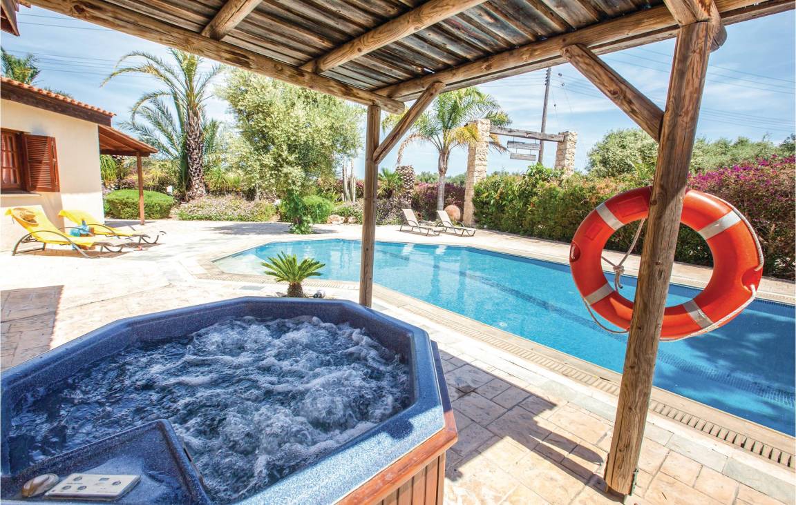 180 M² Maison De Vacances ∙ 3 Chambres ∙ 6 Personnes - Argaka
