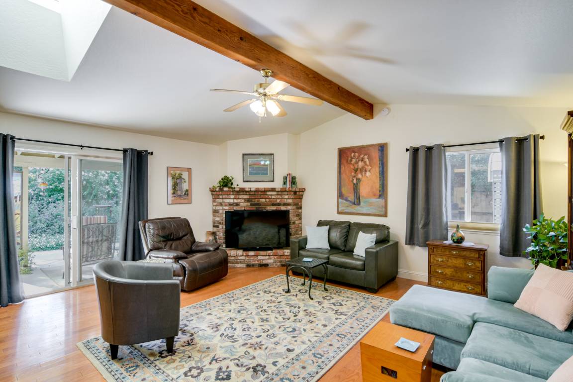 148 M² House ∙ 3 Bedrooms ∙ 6 Guests - Chico, CA