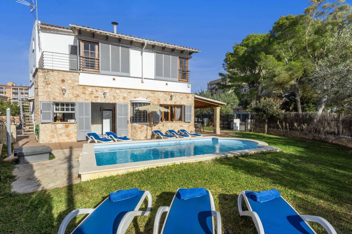 157 M² Villa ∙ 4 Slaapkamers ∙ 6 Gasten - Alcúdia