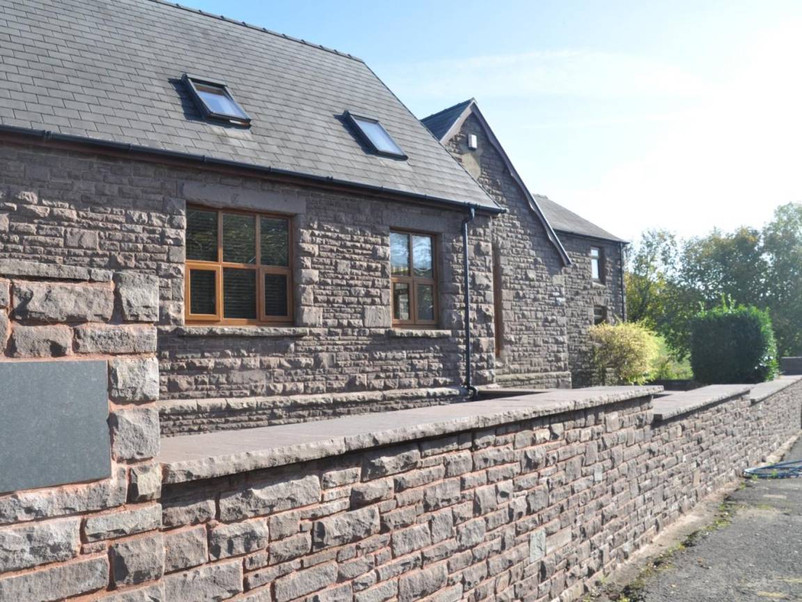 Cottage ∙ 2 Bedrooms ∙ 4 Guests - Abergavenny