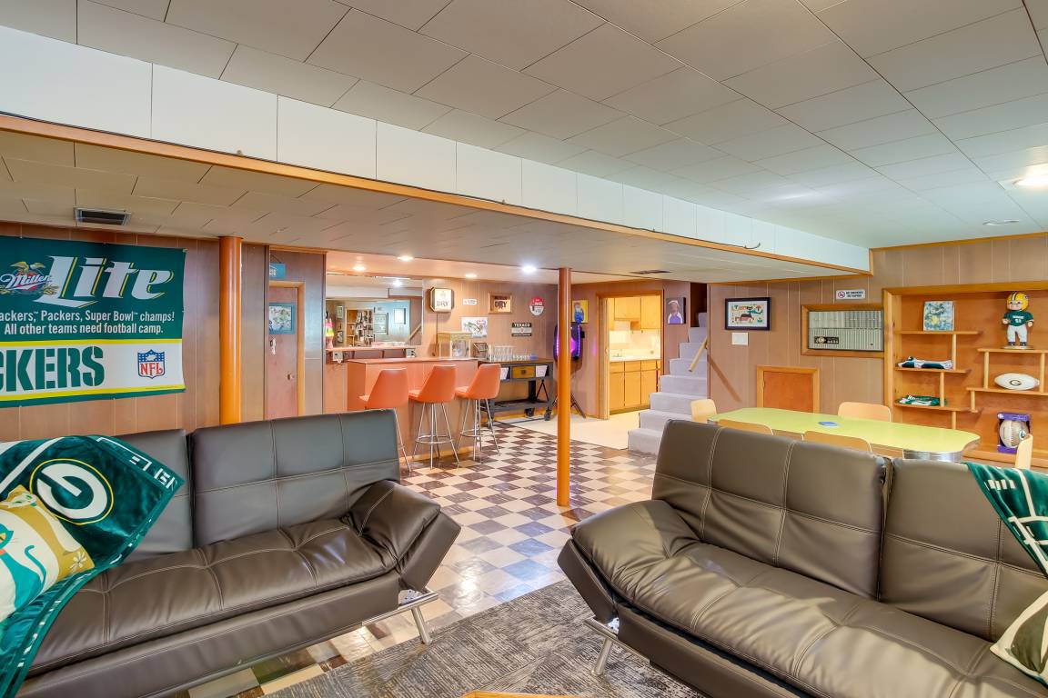 170 M² House ∙ 3 Bedrooms ∙ 13 Guests - Green Bay, WI