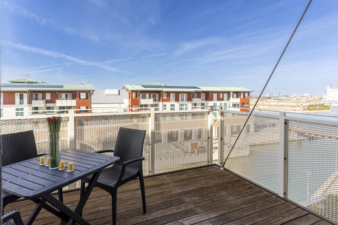 70 M² Ferienwohnung ∙ 2 Schlafzimmer ∙ 3 Gäste - Livorno