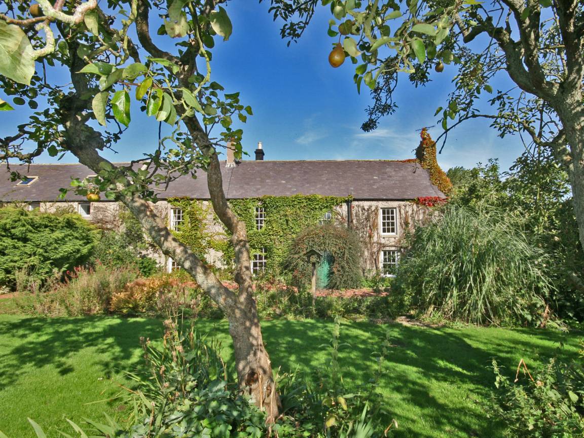 Cottage ∙ 6 Bedrooms ∙ 12 Guests - Alnwick
