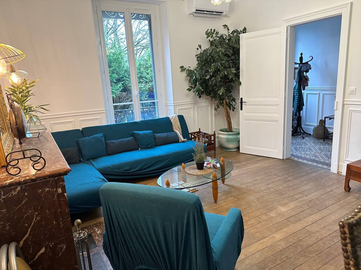 138 M² House ∙ 4 Bedrooms ∙ 11 Guests - Saint-Florentin