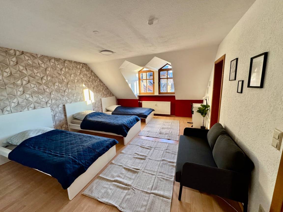75 M² Apartment ∙ 3 Bedrooms ∙ 7 Guests - Schwabach