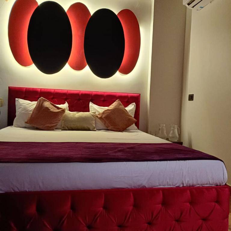 9000 M² Apartment ∙ 6 Bedrooms ∙ 12 Guests - Igatpuri