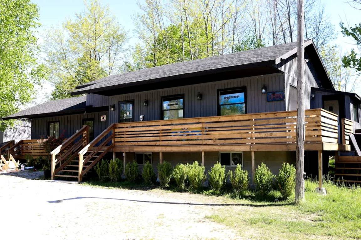 Camping ∙ 1 Bedroom ∙ 2 Guests - Ontario