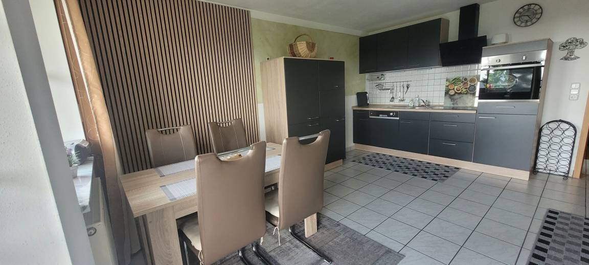 120 M² Ferienwohnung ∙ 2 Schlafzimmer ∙ 6 Gäste - Bischofsmais
