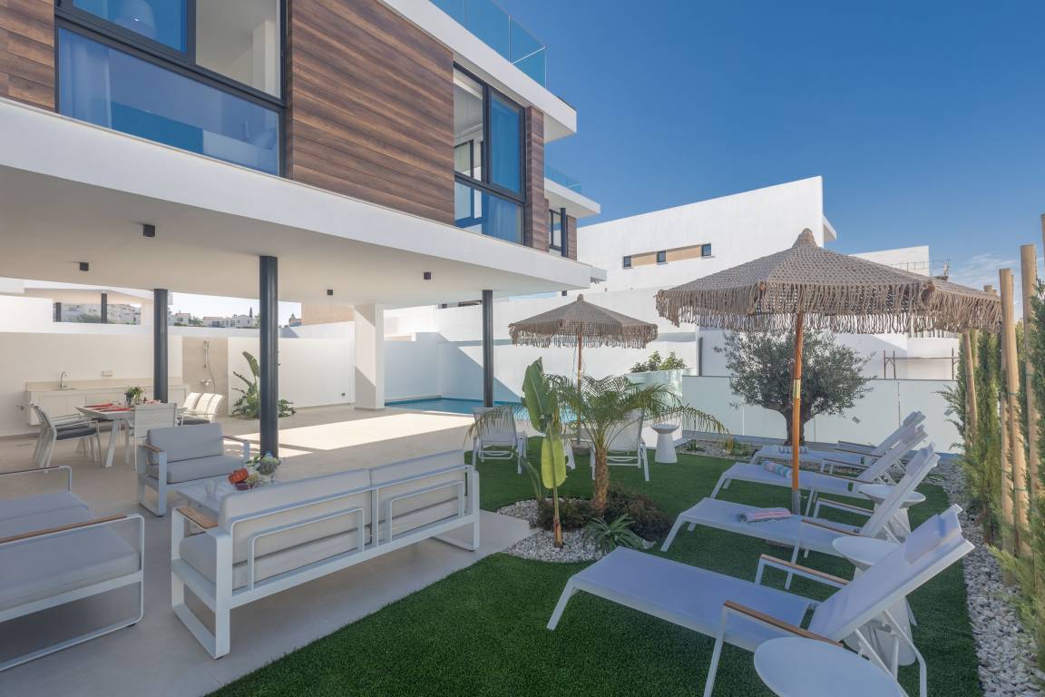 Cottage ∙ 4 Bedrooms ∙ 9 Guests - Fig Tree