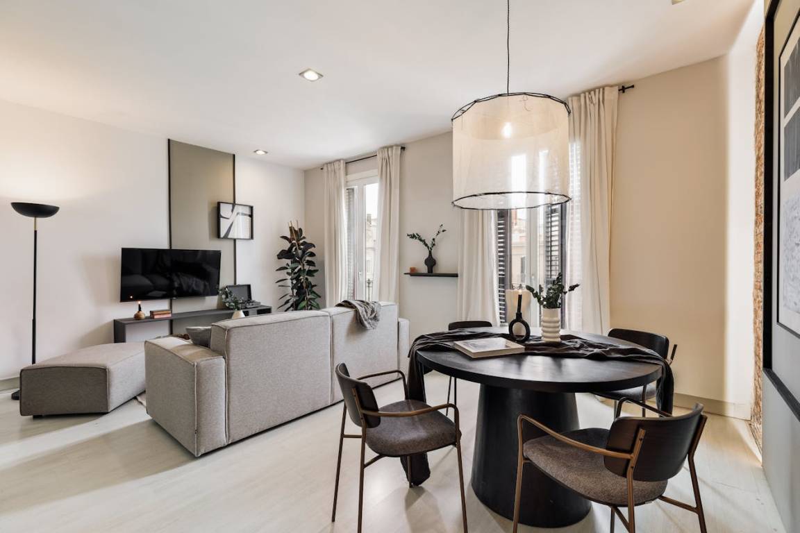 110 M² Apartment ∙ 3 Bedrooms ∙ 5 Guests - Barcelona