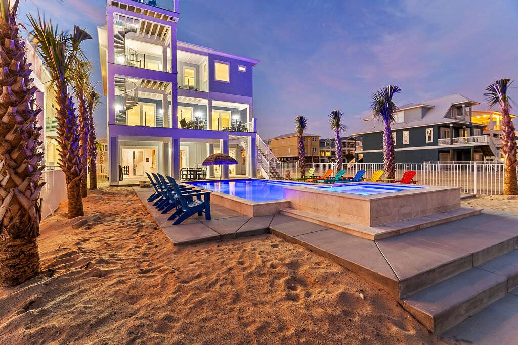 344 M² House ∙ 5 Bedrooms ∙ 20 Guests - Pensacola Beach, FL