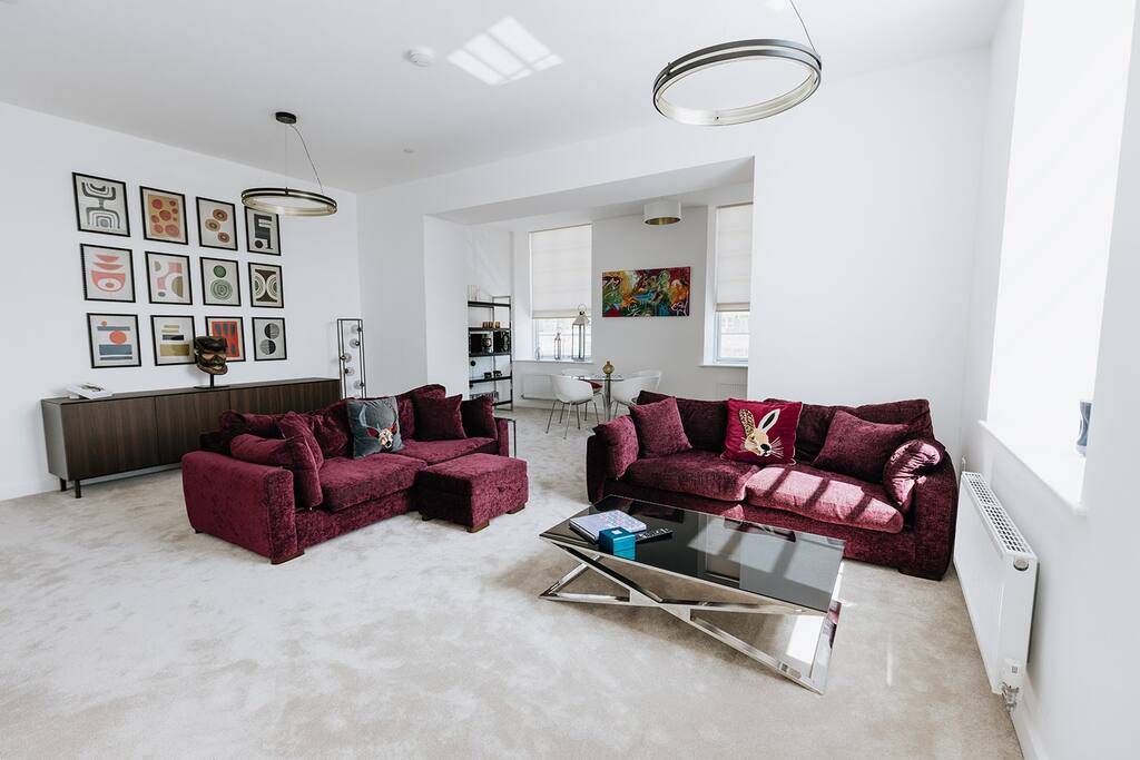 House ∙ 3 Bedrooms ∙ 6 Guests - Leeds Bradford Airport (LBA)