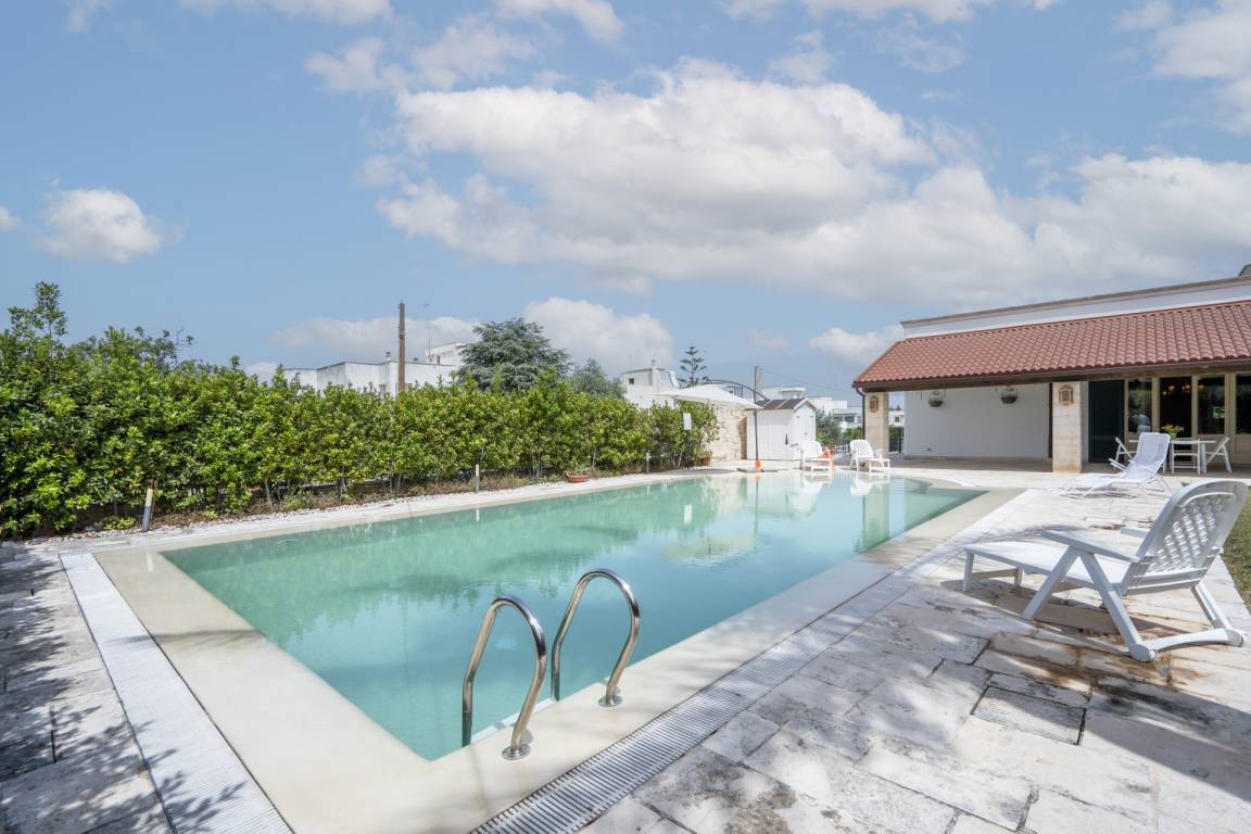120 M² Villa ∙ 3 Bedrooms ∙ 8 Guests - Bari