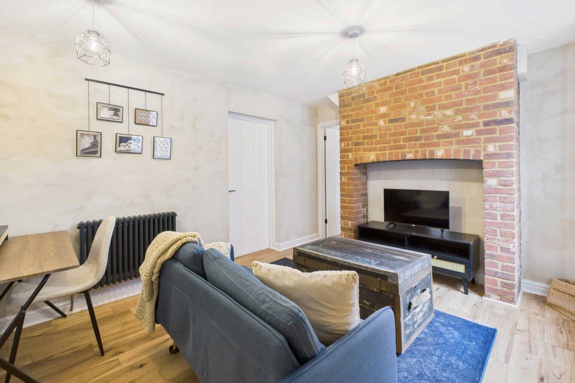 Apartment ∙ 1 Bedroom ∙ 2 Guests - Bedford