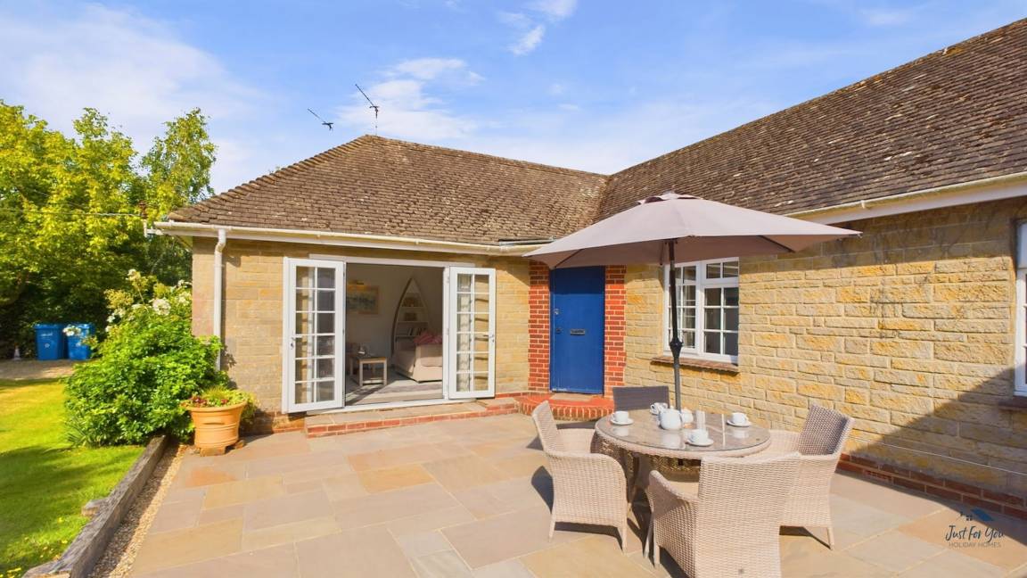 123 M² Bungalow ∙ 1 Bedroom ∙ 2 Guests - Isle of Wight