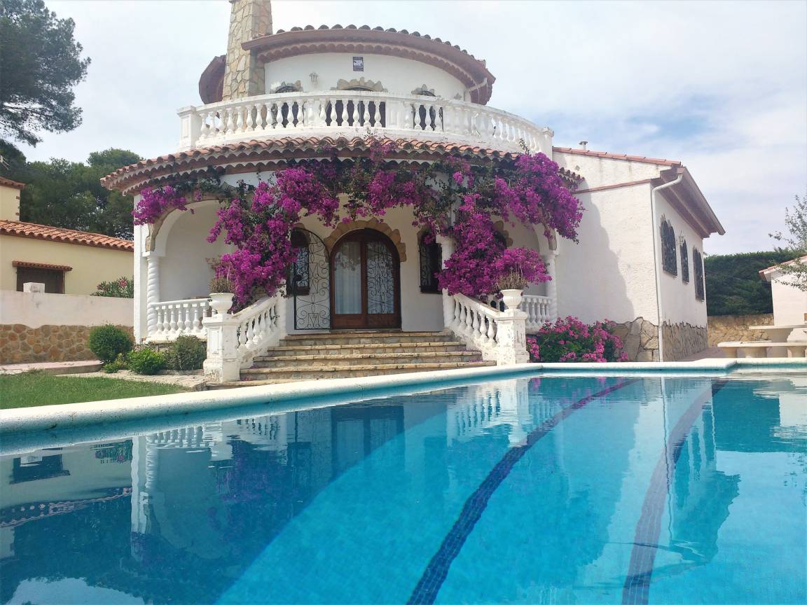 120 M² Villa ∙ 3 Bedrooms ∙ 6 Guests - Miami Platja