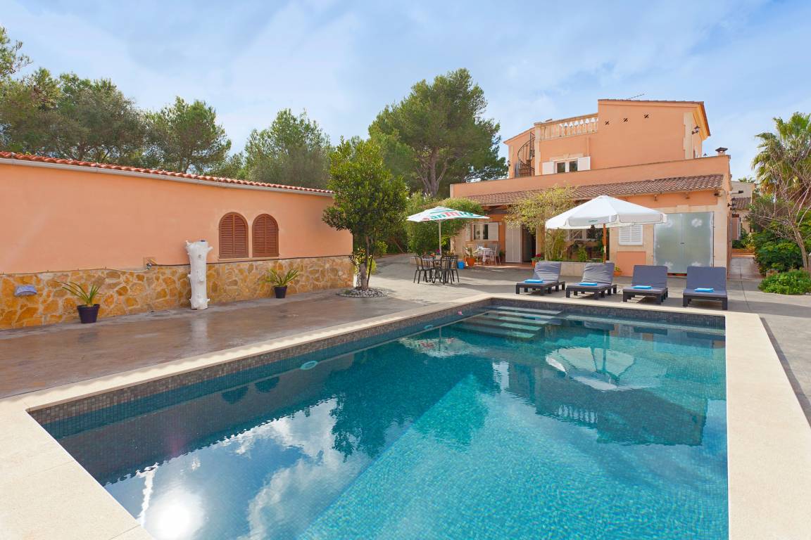 160 M² Villa ∙ 5 Habitaciones ∙ 6 Huéspedes - El Arenal