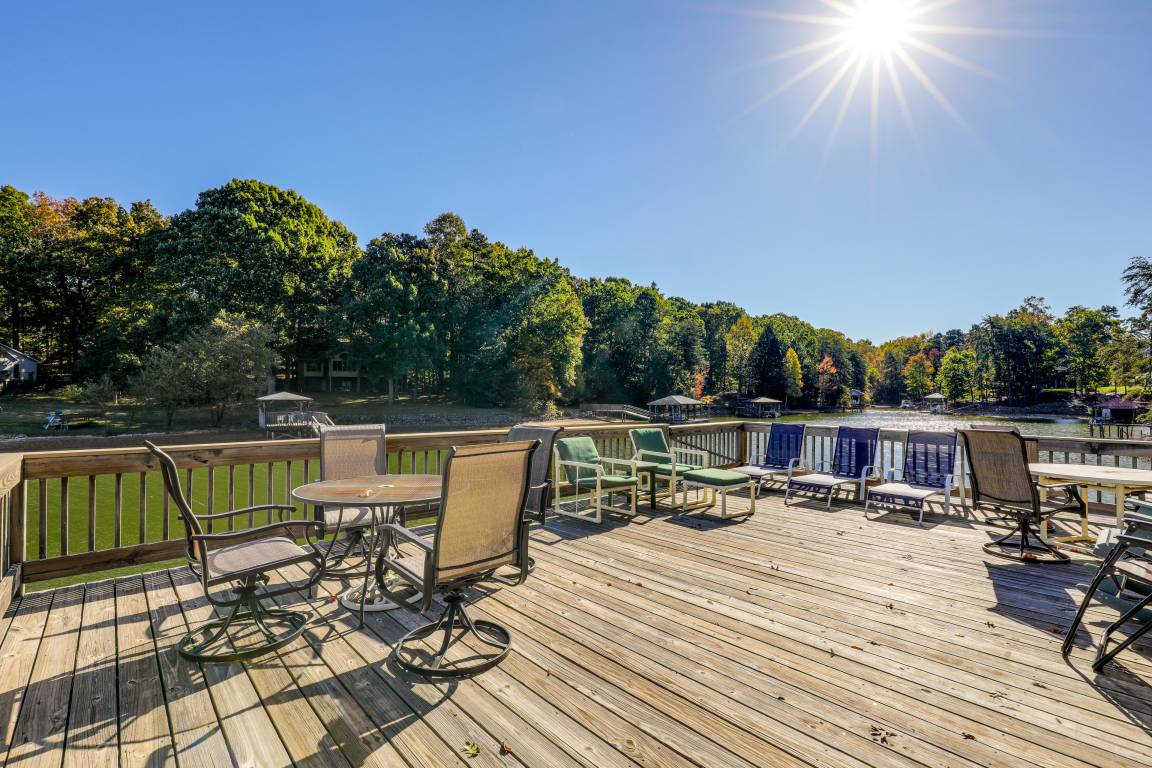 178 M² House ∙ 5 Bedrooms ∙ 11 Guests - Denver, NC