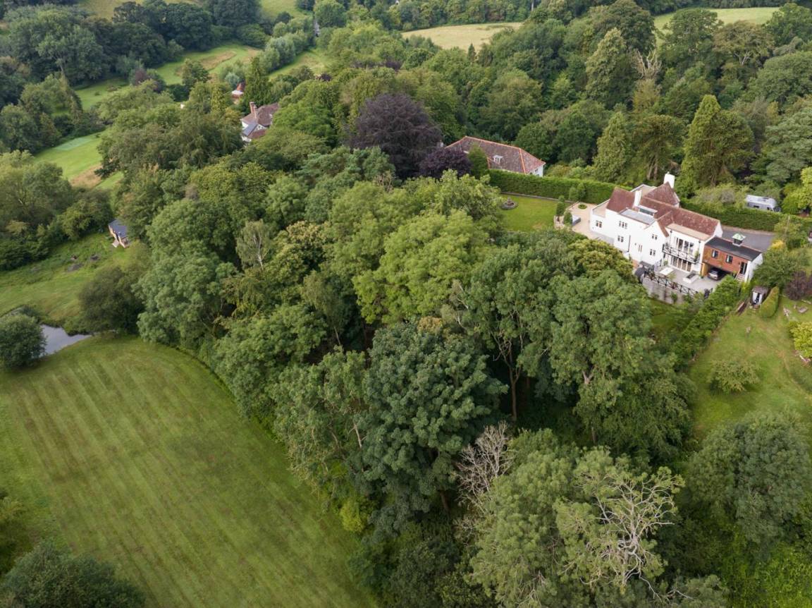 Cottage ∙ 5 Bedrooms ∙ 10 Guests - Devizes