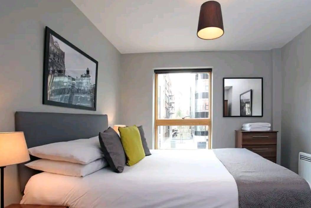 75 M² Apartment ∙ 2 Bedrooms ∙ 4 Guests - Salford