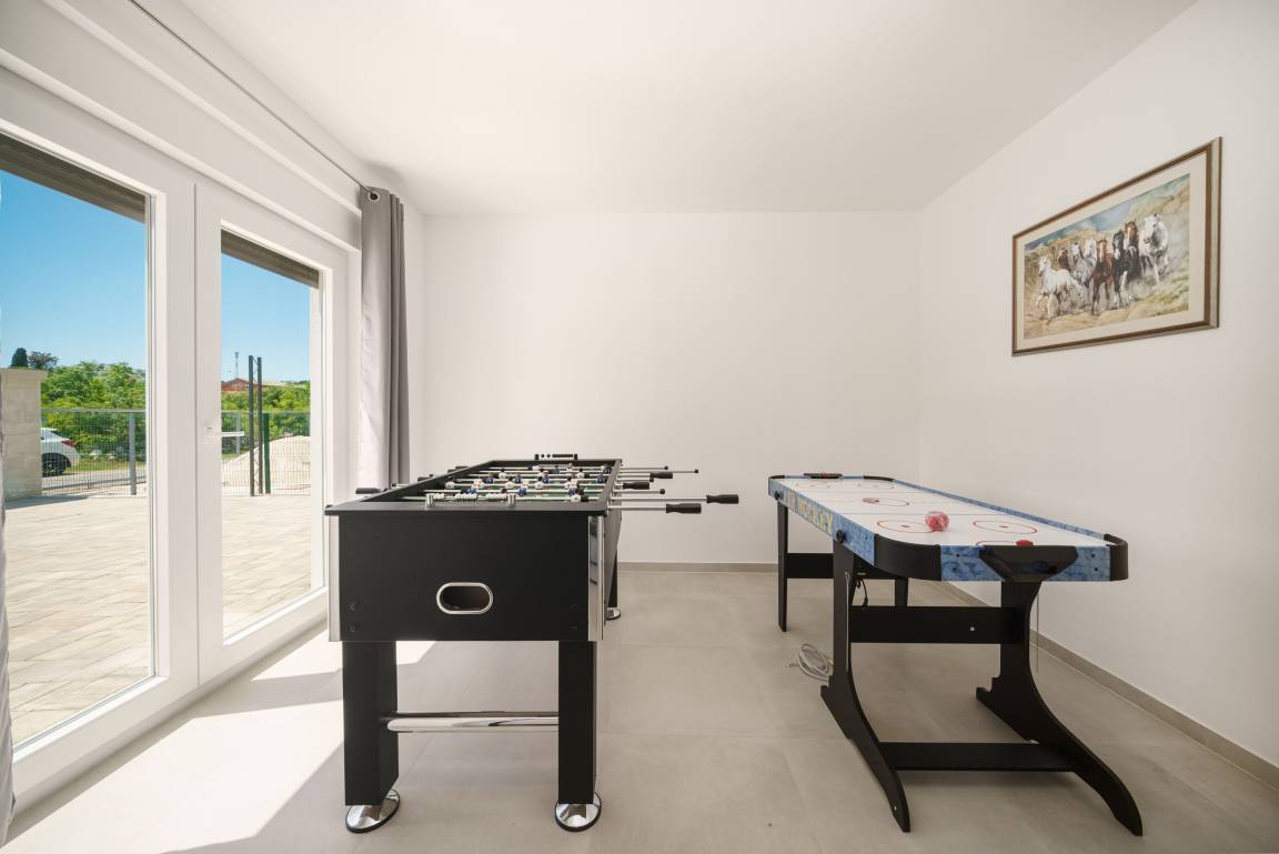 75 M² Ferienwohnung ∙ 2 Schlafzimmer ∙ 6 Gäste - Murter