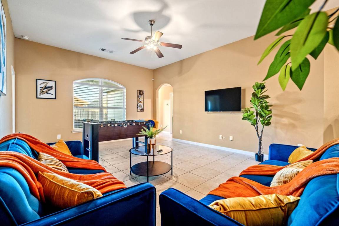 159 M² House ∙ 3 Bedrooms ∙ 8 Guests - Burleson, TX