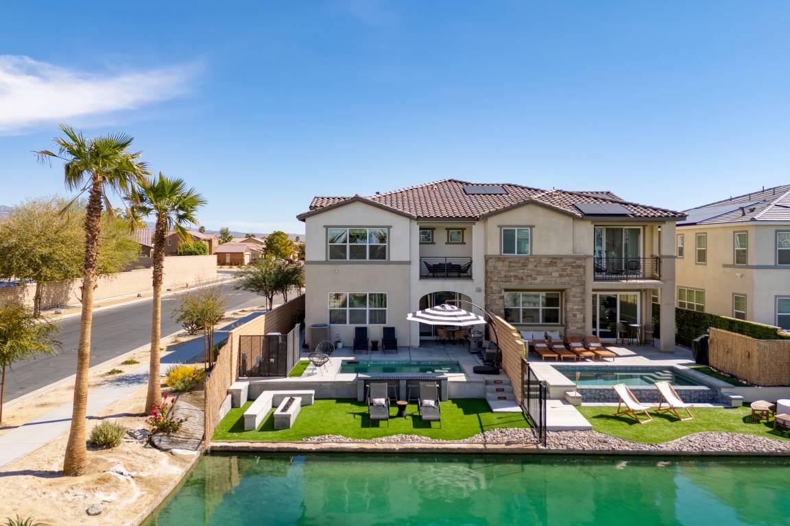 225 M² Ferienhaus ∙ 4 Schlafzimmer ∙ 14 Gäste - California