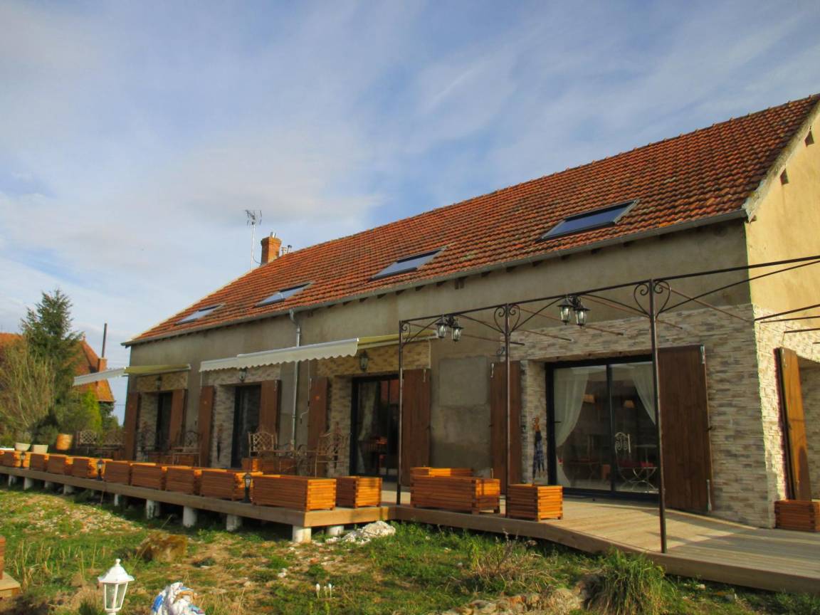 270 M² Landhaus ∙ 5 Schlafzimmer ∙ 15 Gäste - Allier