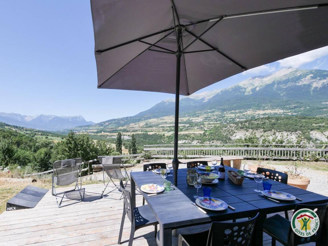 80 M² Gîte ∙ 3 Bedrooms ∙ 6 Guests - Embrun