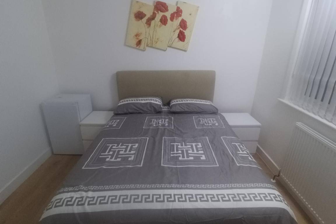 95 M² House ∙ 4 Bedrooms ∙ 8 Guests - Coventry