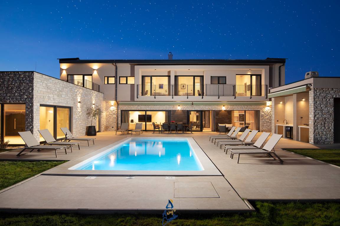 258 M² Villa ∙ 5 Schlafzimmer ∙ 10 Gäste - Rovinj