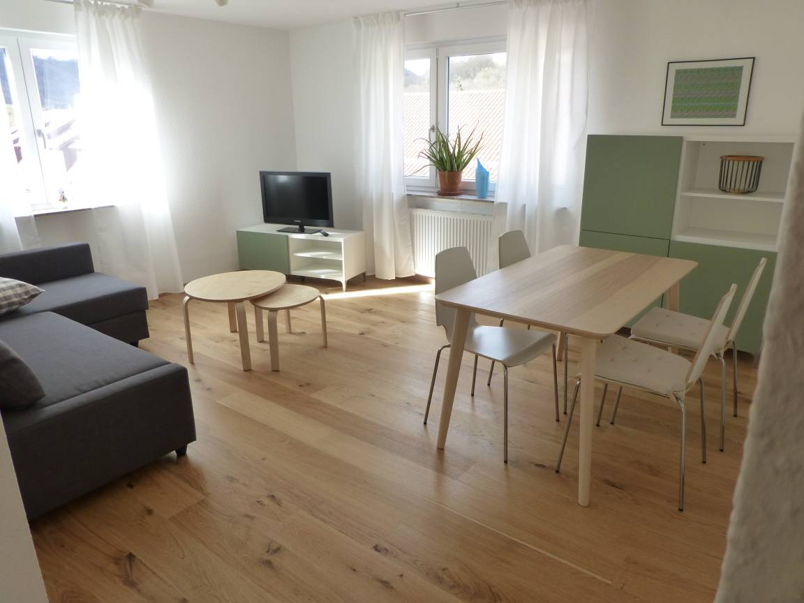 64 M² Apartment ∙ 2 Bedrooms ∙ 5 Guests - Geislingen
