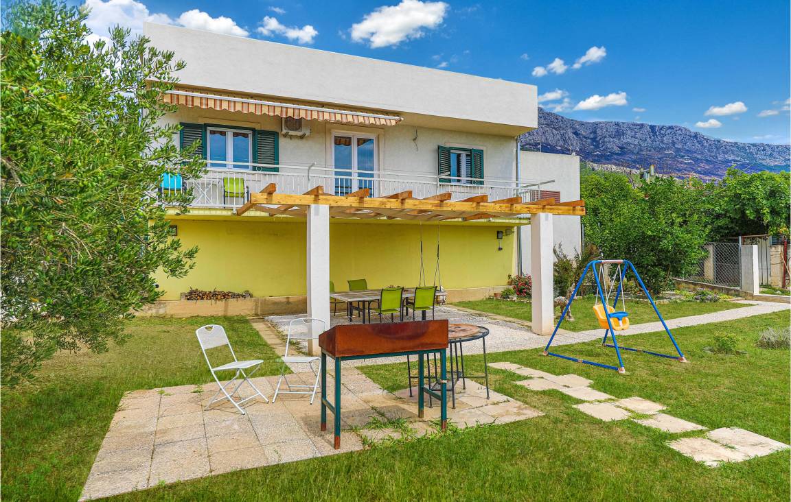 75 M² Casa ∙ 2 Habitaciones ∙ 5 Huéspedes - Split