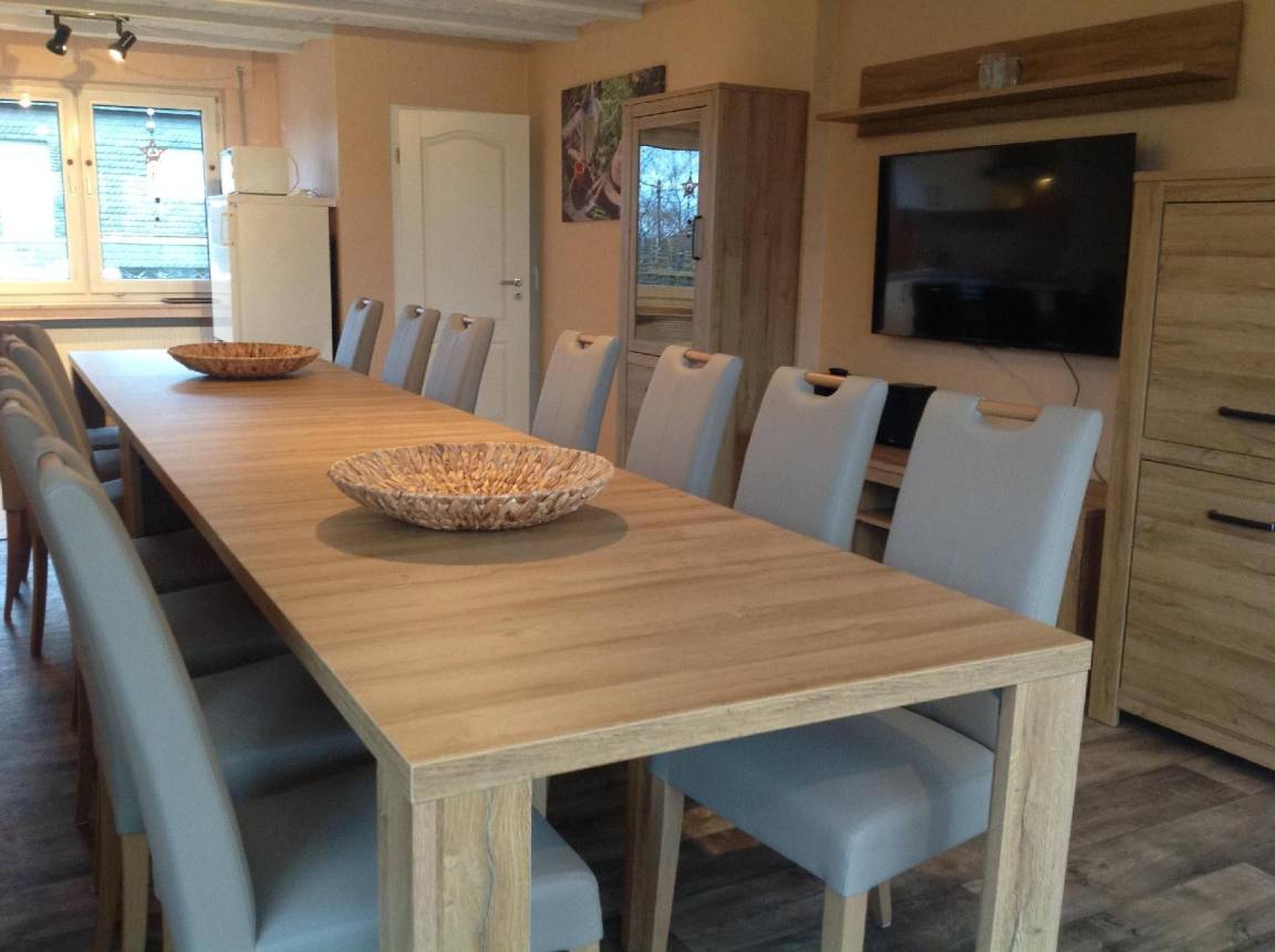 180 M² Ferienhaus ∙ 8 Schlafzimmer ∙ 20 Gäste - Roetgen