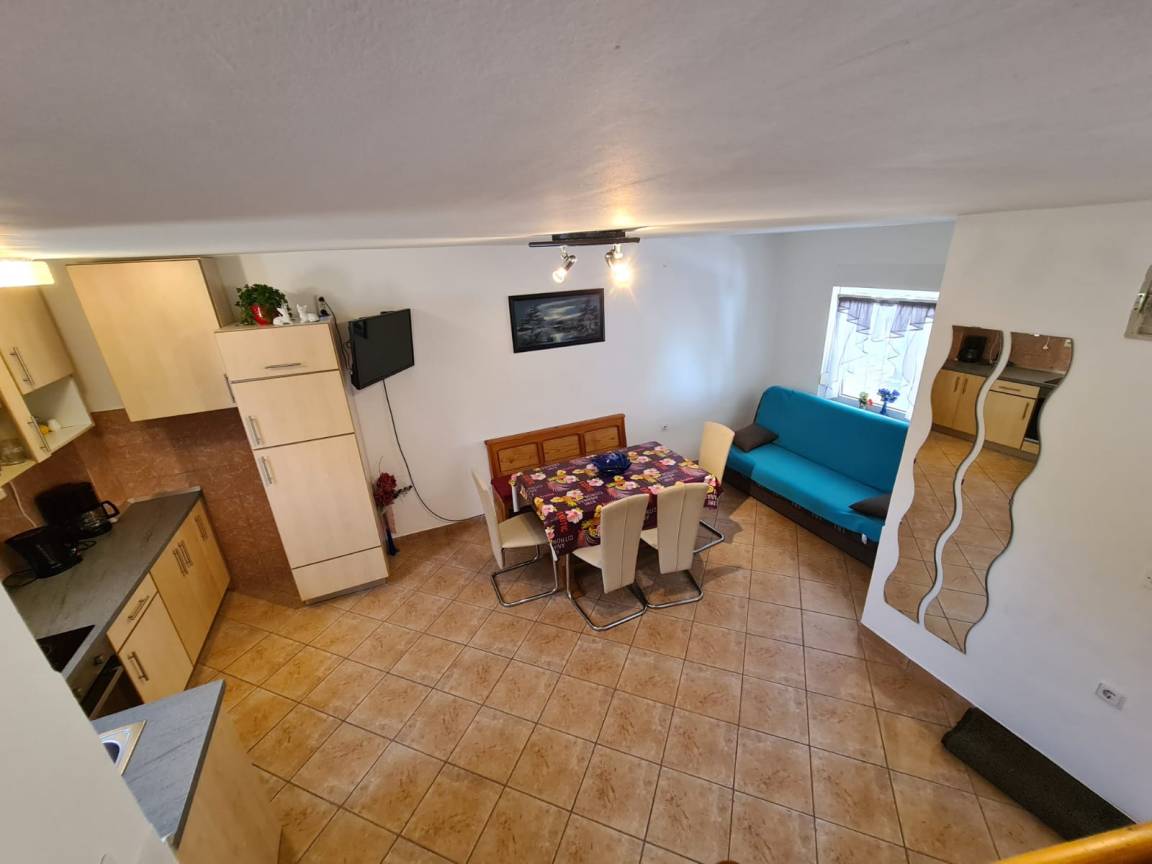 90 M² Huoneisto ∙ 3 Makuuhuonetta ∙ 6 Vierasta - Vir