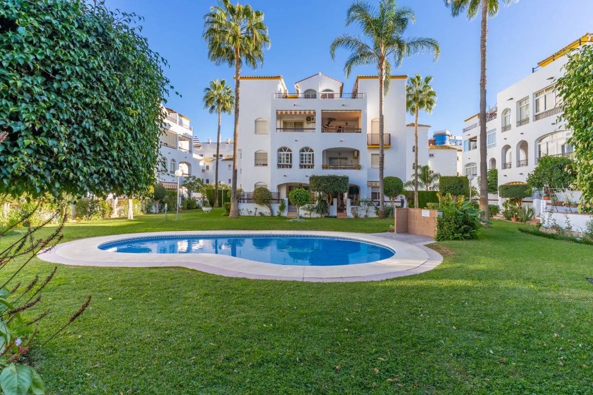 70 M² Apartamento ∙ 2 Habitaciones ∙ 6 Huéspedes - Benalmádena