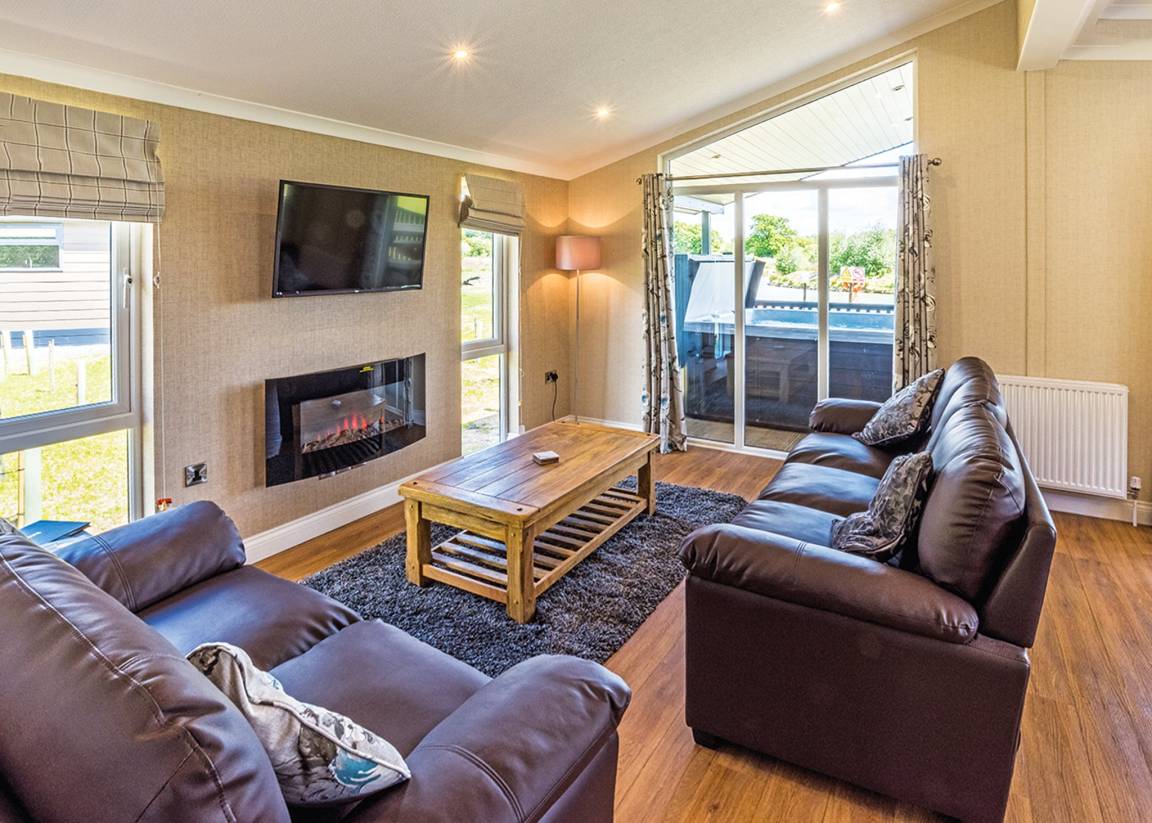 Chalet ∙ 2 Bedrooms ∙ 4 Guests - Woodhall Spa